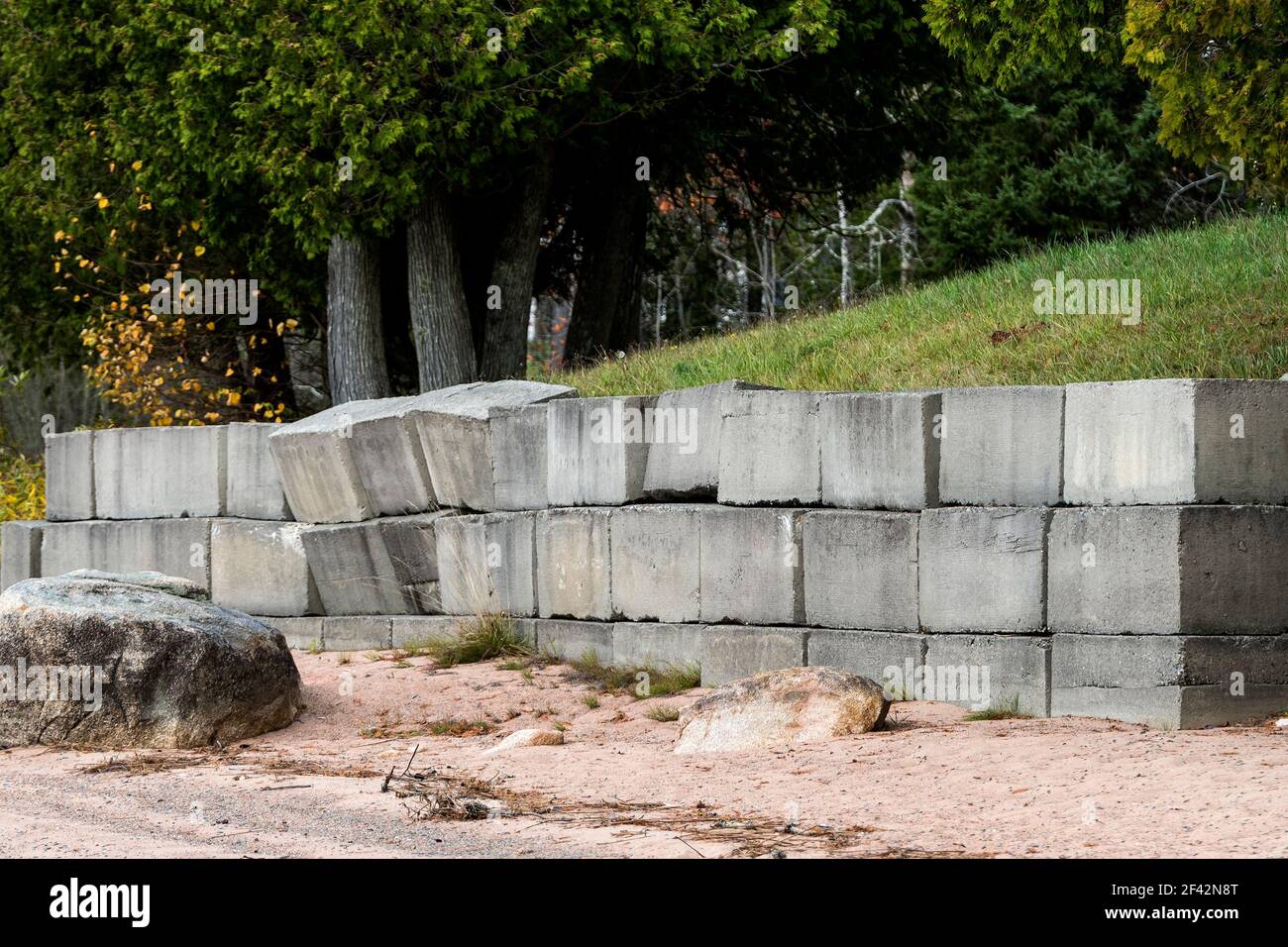 Falling wall hi-res stock photography and images - Alamy