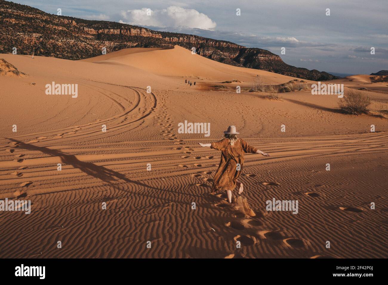 Woman running in desert hi-res stock photography and images - Alamy