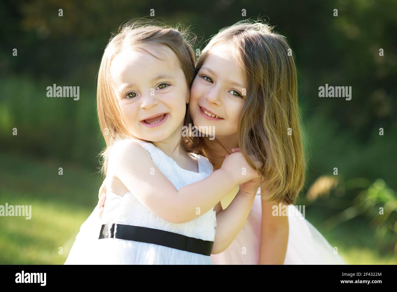 Girls in park in dresses hi-res stock photography and images - Alamy