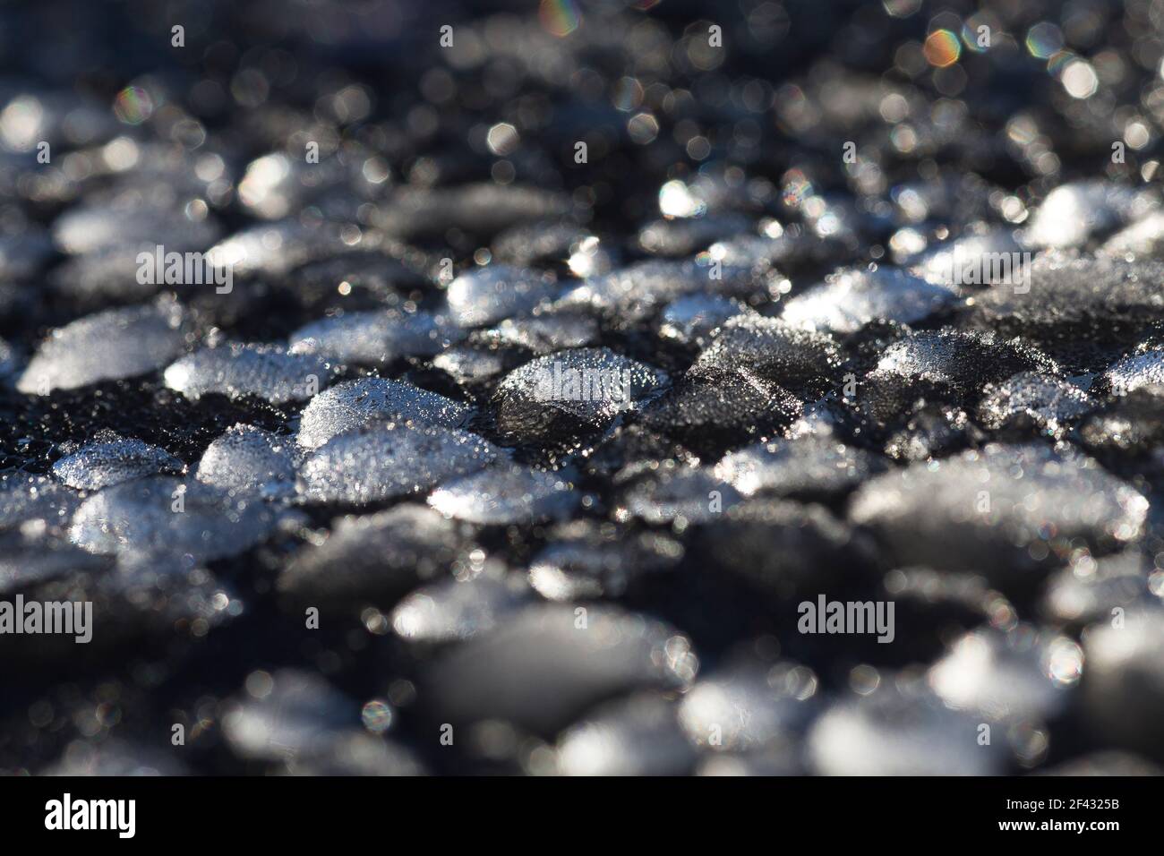Frozen water drops hi-res stock photography and images - Alamy
