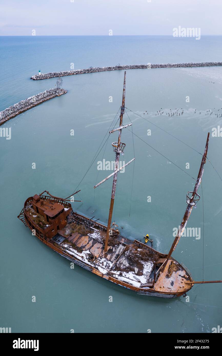 Aerials of Shipwreck on A Frozen Lake Ontario Stock Photo - Alamy