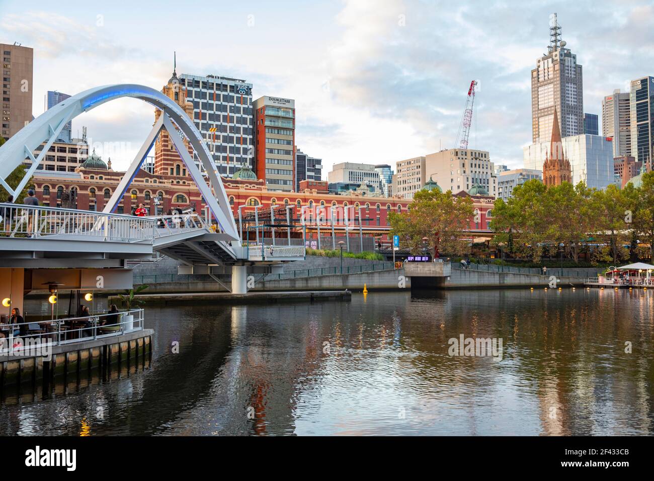 Southbank pedestrian bridge hi-res stock photography and images - Alamy