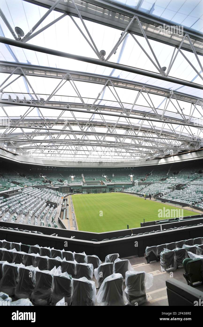 Wimbledon roof hi-res stock photography and images - Alamy