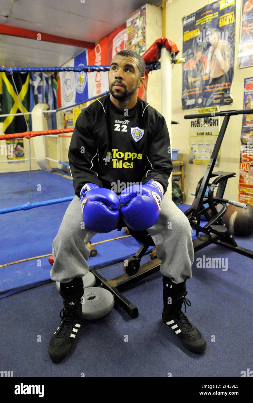 Boxer and Bin Man Rendal Munrow 22/10/09. PICTURE DAVID ASHDOWN Stock ...