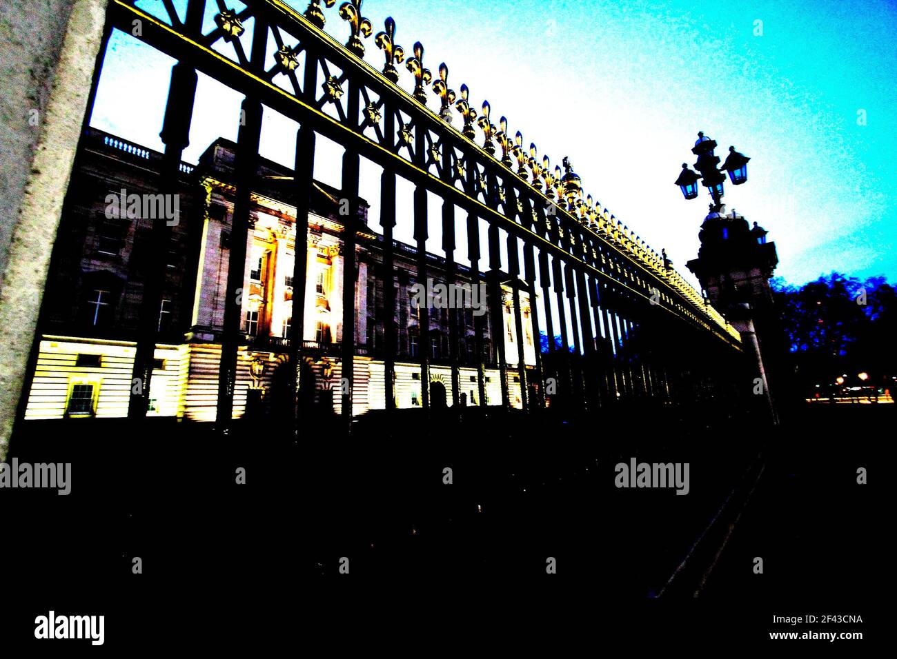 The blitz london buckingham palace hi-res stock photography and images ...