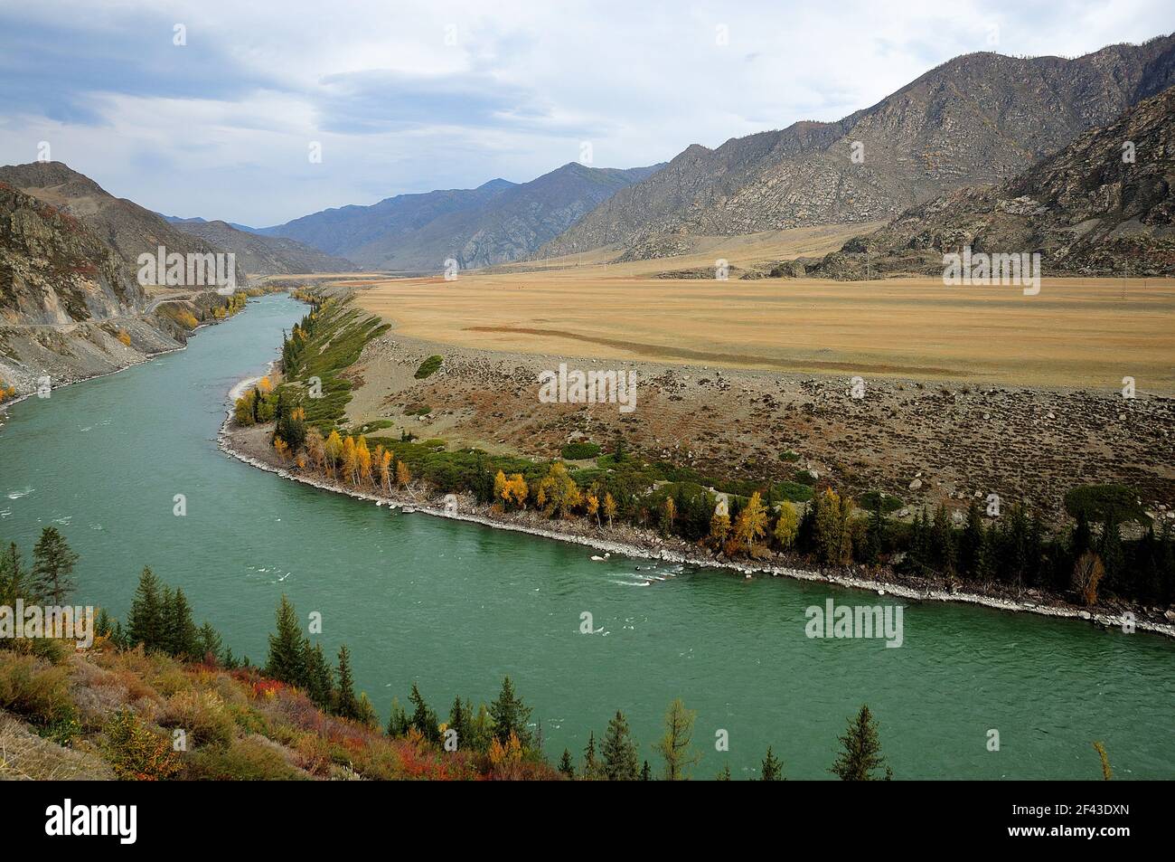 The bed of the turquoise turquoise river turns into a narrow ...