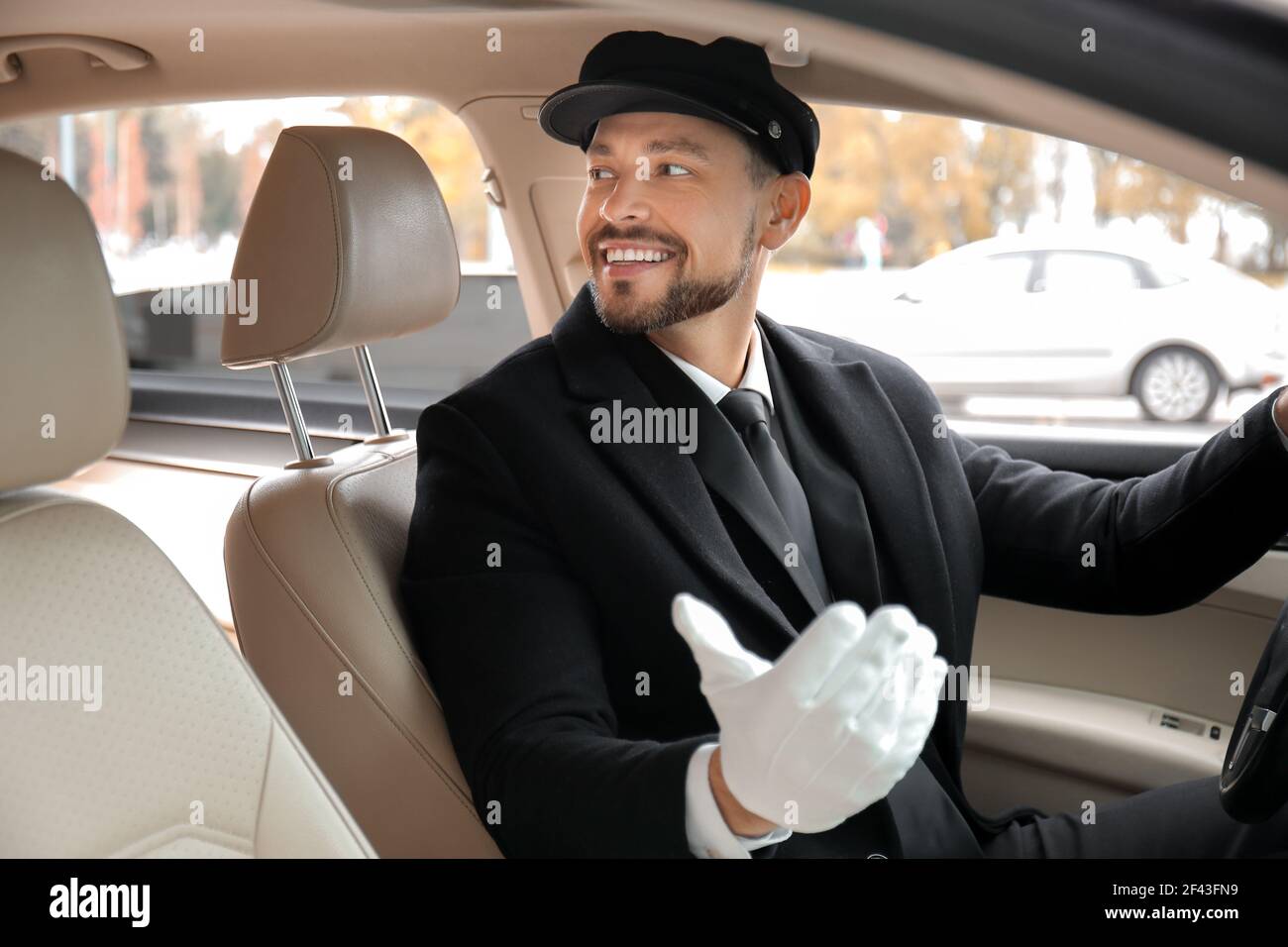 Saloon car chauffeur hi-res stock photography and images - Alamy