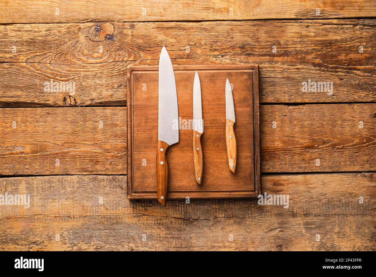 Set cutting cheese knives hi-res stock photography and images - Alamy