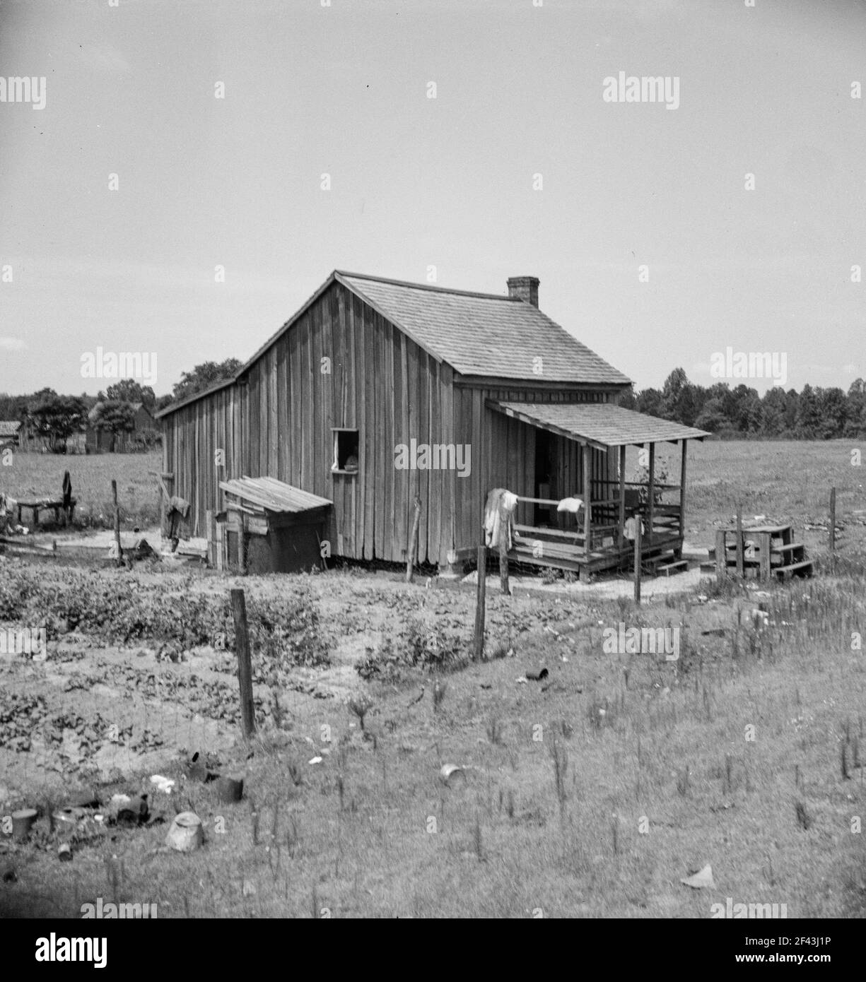 Home of turpentine workers near Godwinsville, Georgia. July 1937 ...