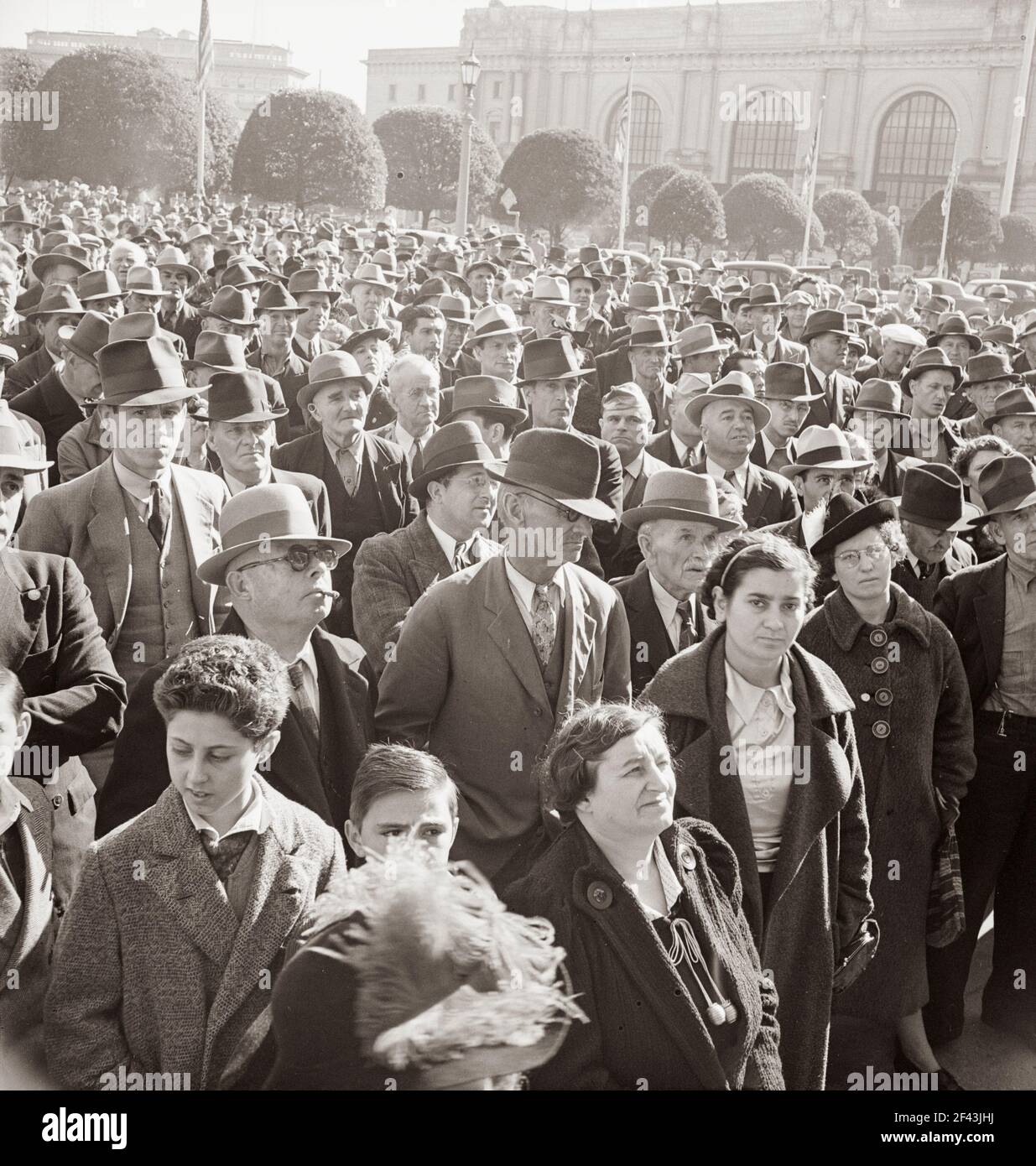 Work progress administration hi-res stock photography and images - Alamy