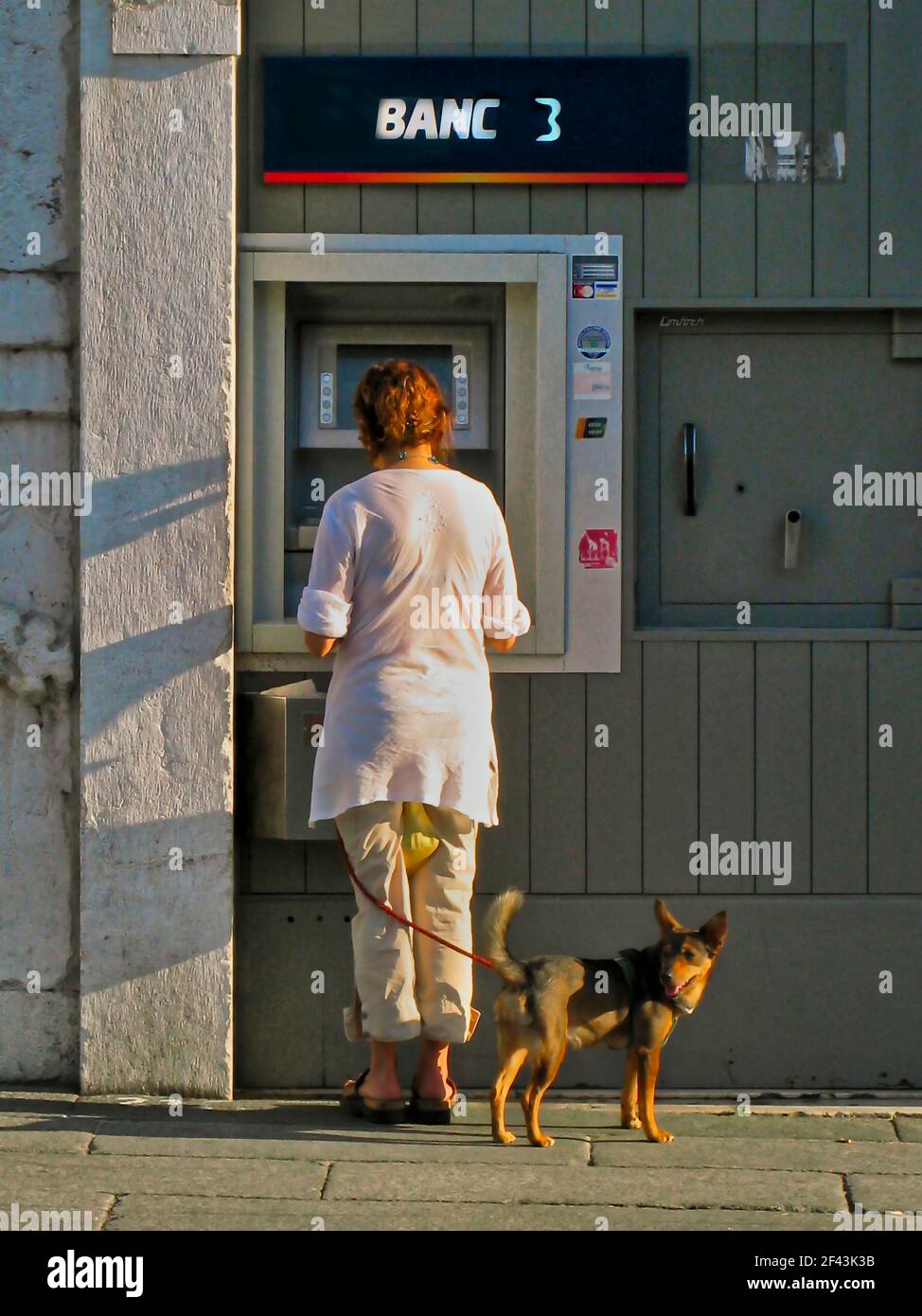 Money excahnge hi-res stock photography and images - Alamy