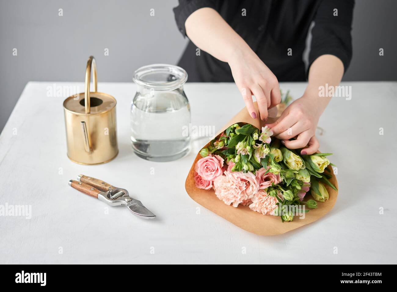 Bouquet 015. step by step installation of flowers in a vase. Flowers ...
