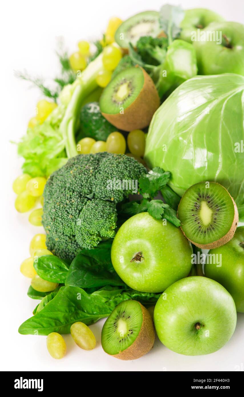 fresh vegetables with leaves isolated on white background Stock Photo ...