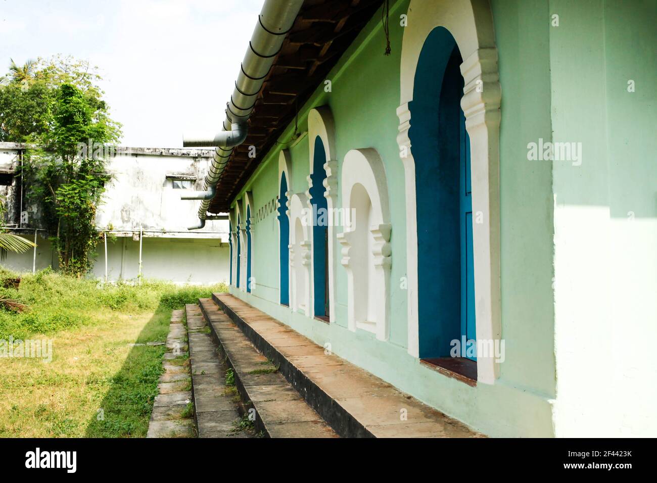Mishkal mosque hi-res stock photography and images - Alamy