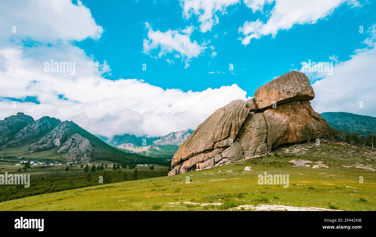 Turtle rock "Melkhii Khad" in Gorkhi Terelj National Park, Mongolia ...