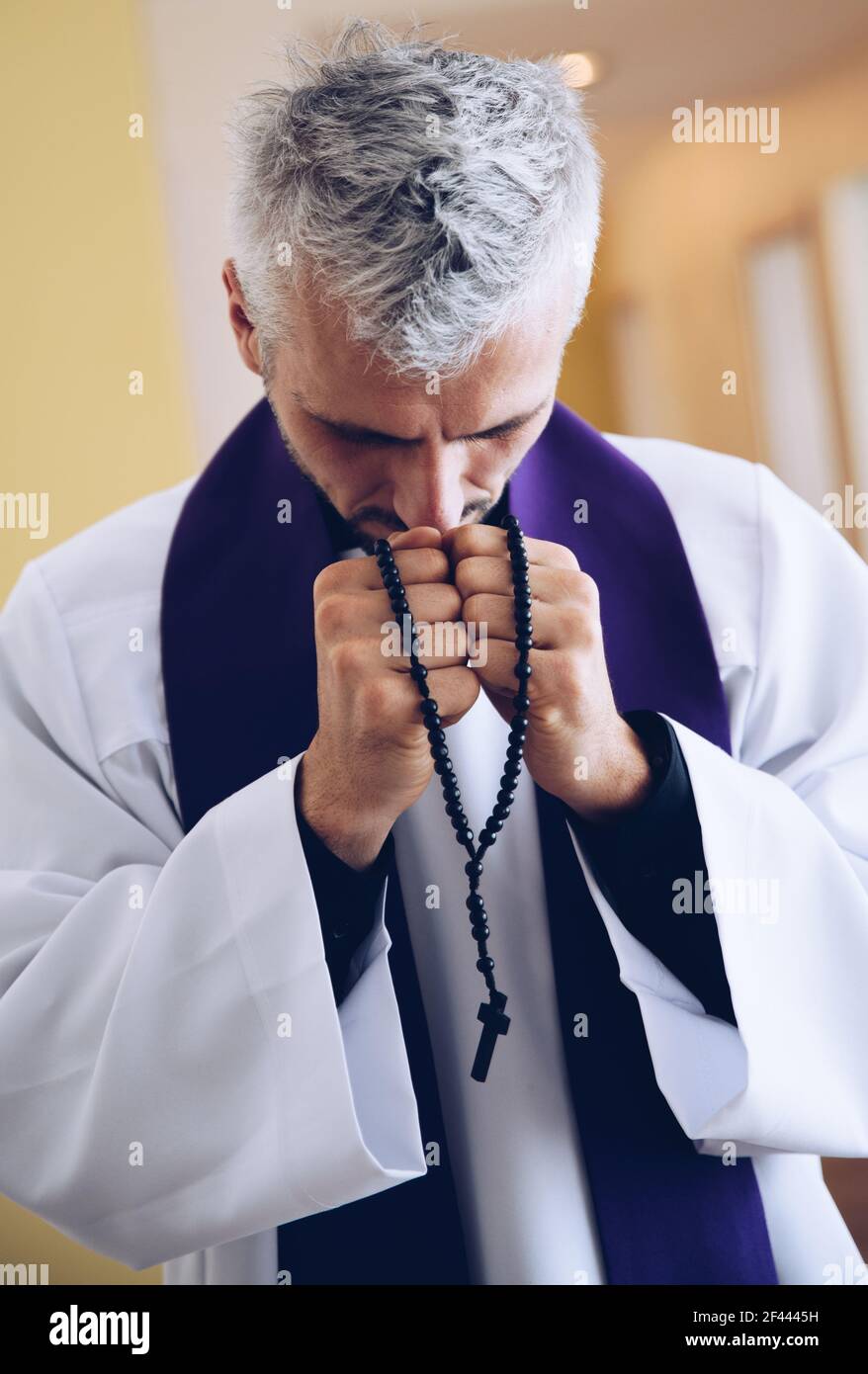 Praying church holding hands hi-res stock photography and images - Alamy
