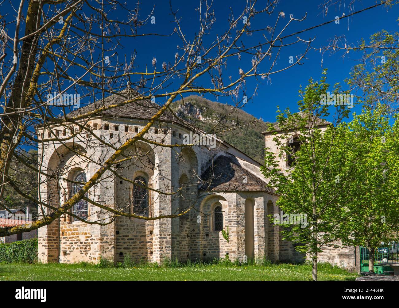 Medieval medieval village 12th century hi-res stock photography and ...