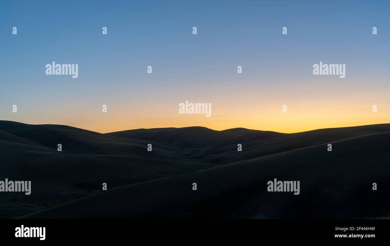 Sunset in the mongolian steppe hi-res stock photography and images - Alamy