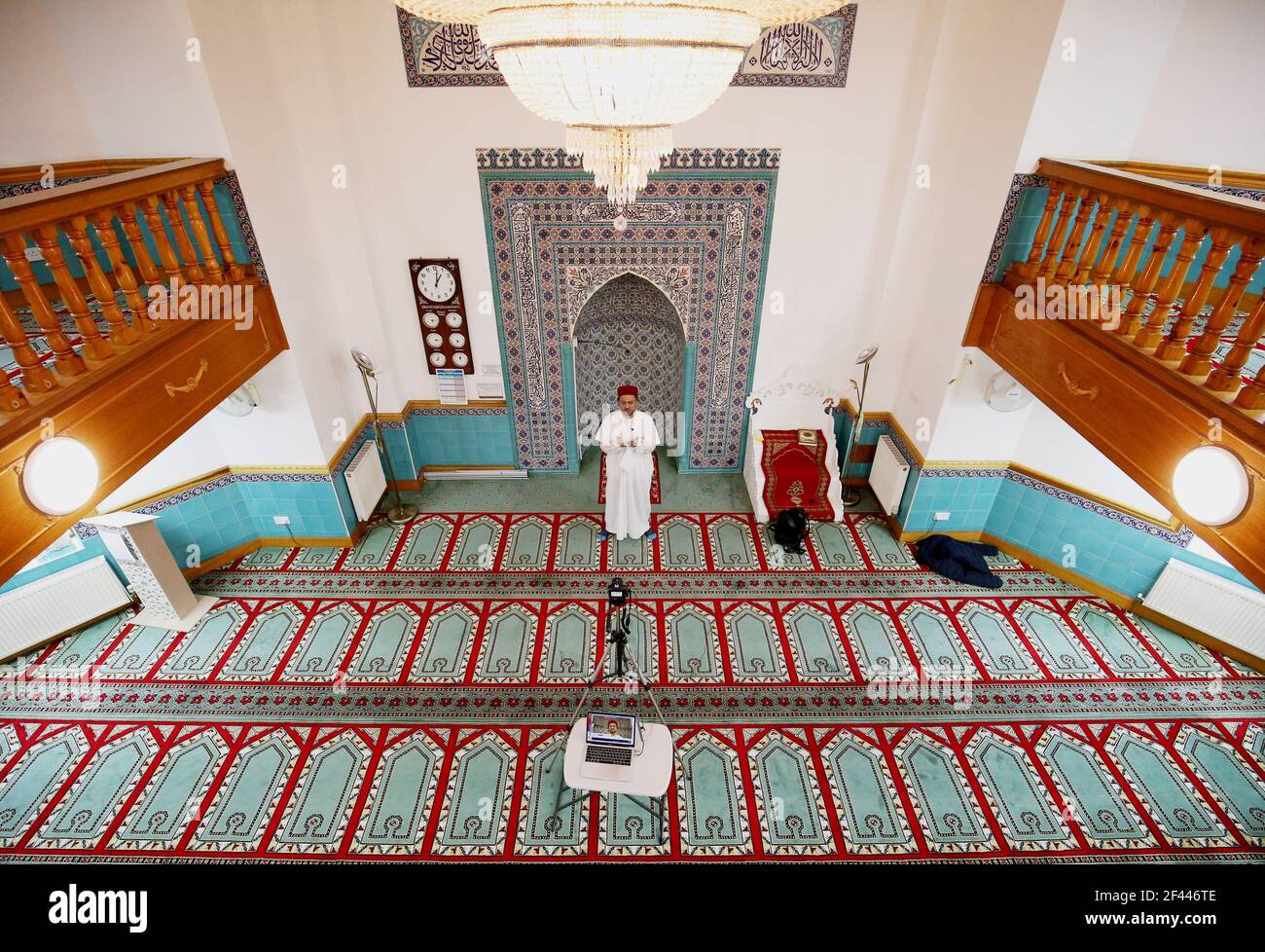 Imam sermon uk hi-res stock photography and images - Alamy