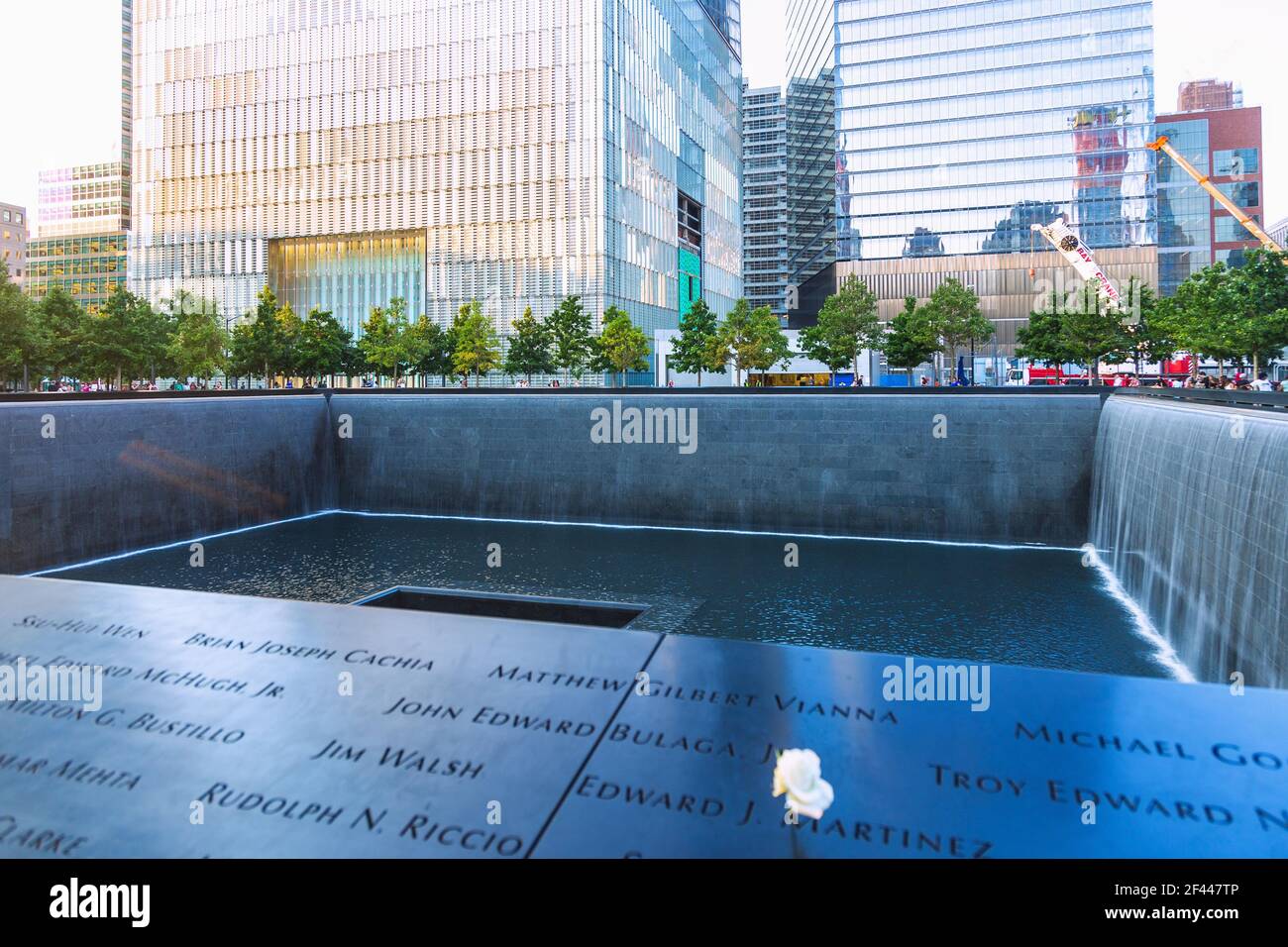911 memorial museum new york exterior hi-res stock photography and ...