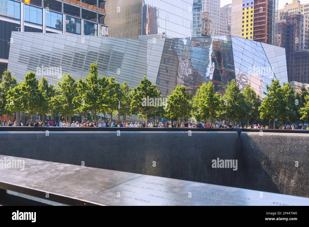 911 memorial museum new york exterior hi-res stock photography and ...