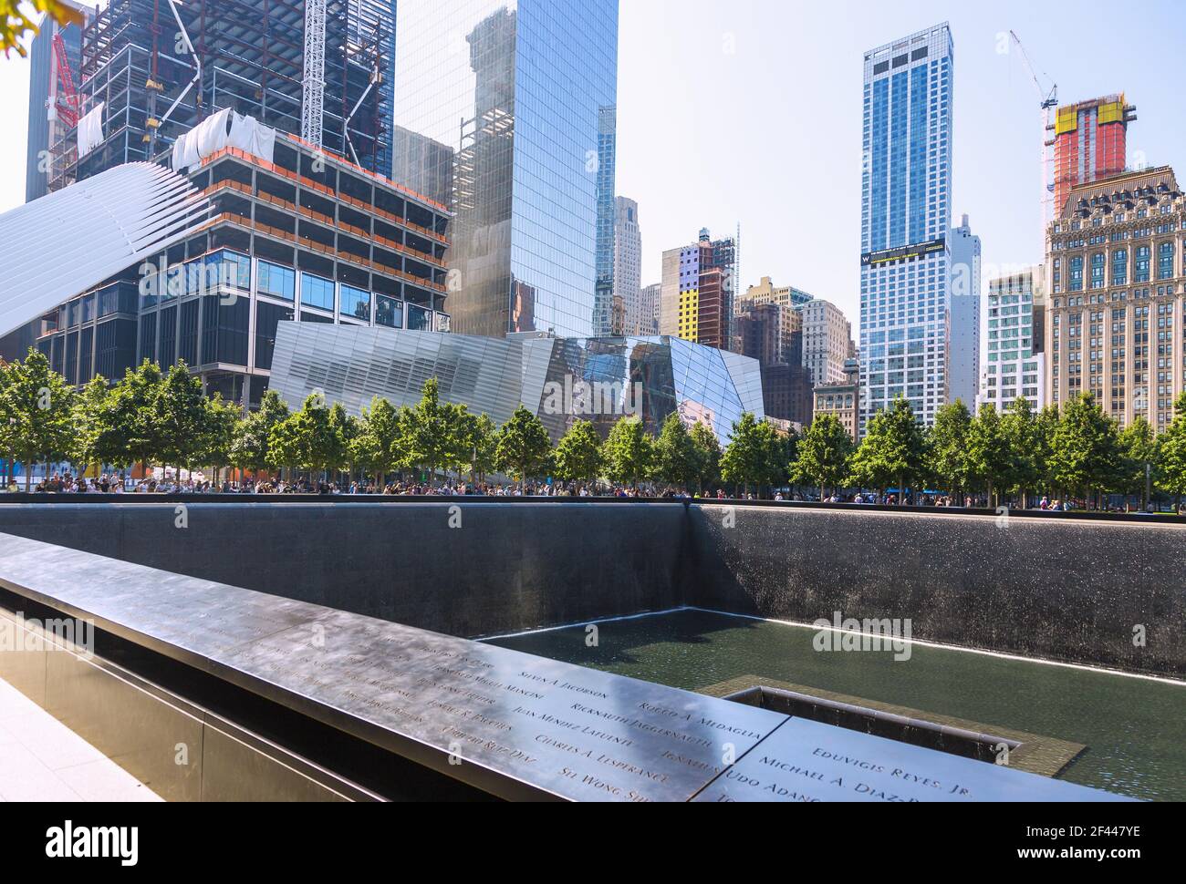 911 memorial museum new york exterior hi-res stock photography and ...