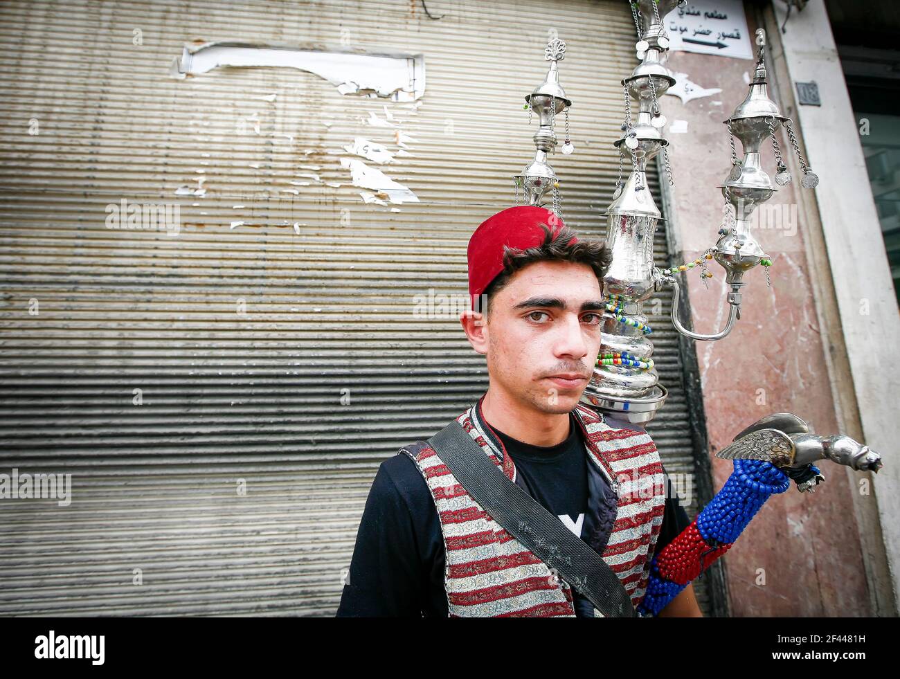 Syrian men and women damascus hi-res stock photography and images - Alamy