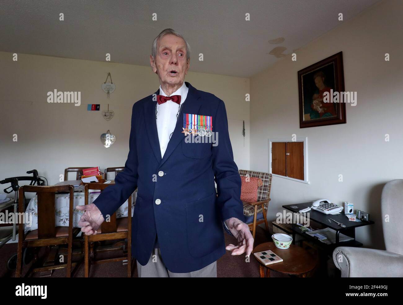 99 year old World War Two veteran, Charlie Pallett, practices his ...