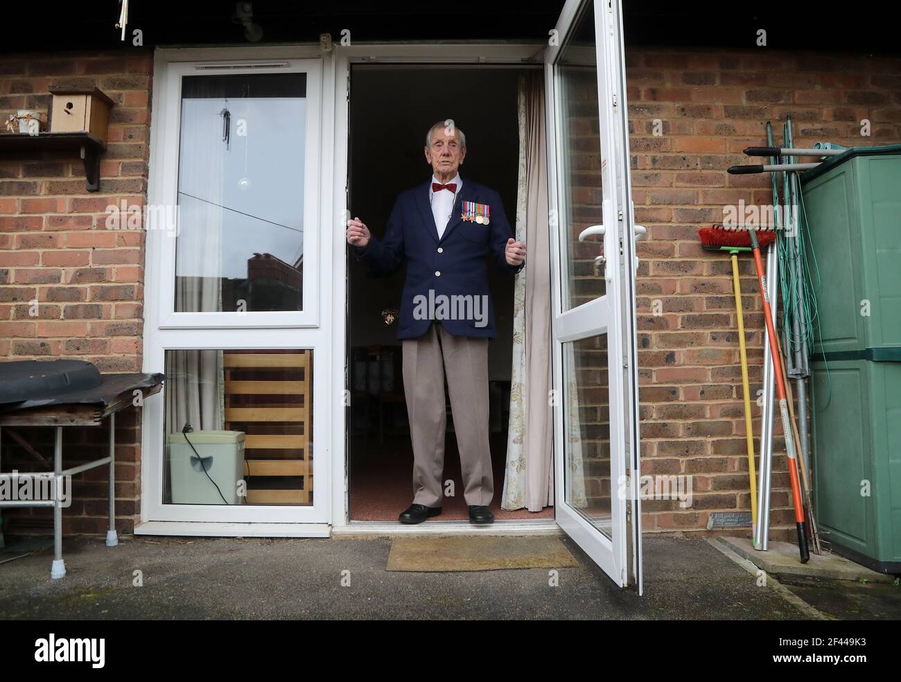 99 year old World War Two veteran, Charlie Pallett, practices his ...