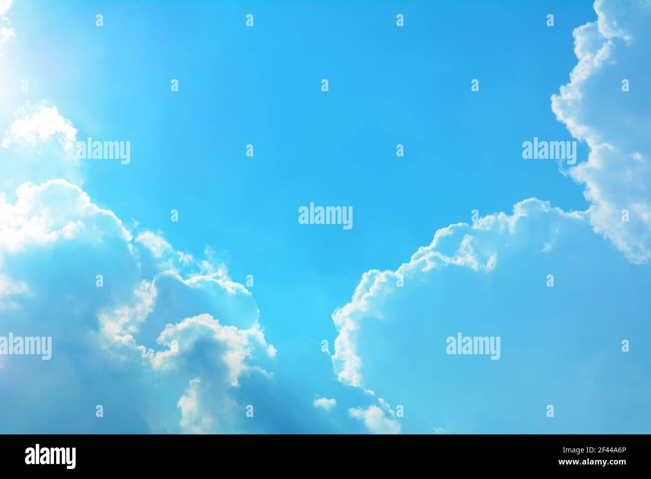 Backdrop sunny sky hi-res stock photography and images - Alamy
