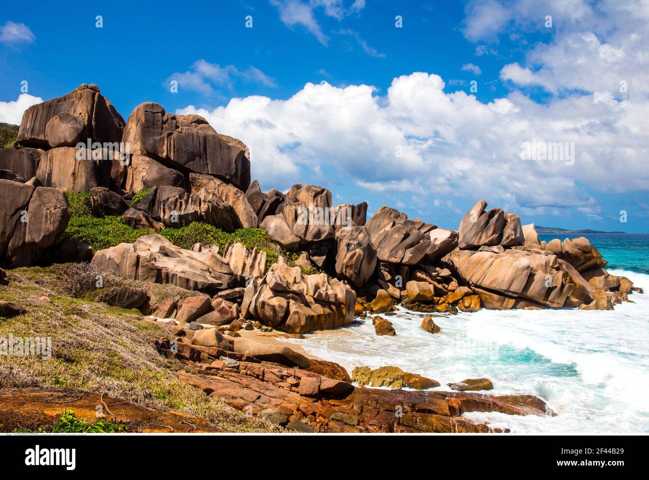 Seychelles digue sea hi-res stock photography and images - Alamy