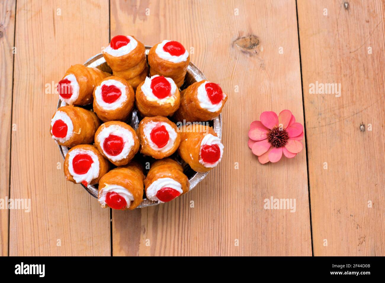 cream horns, cream rolls, traditional sweet of Greece,in Greek it is ...