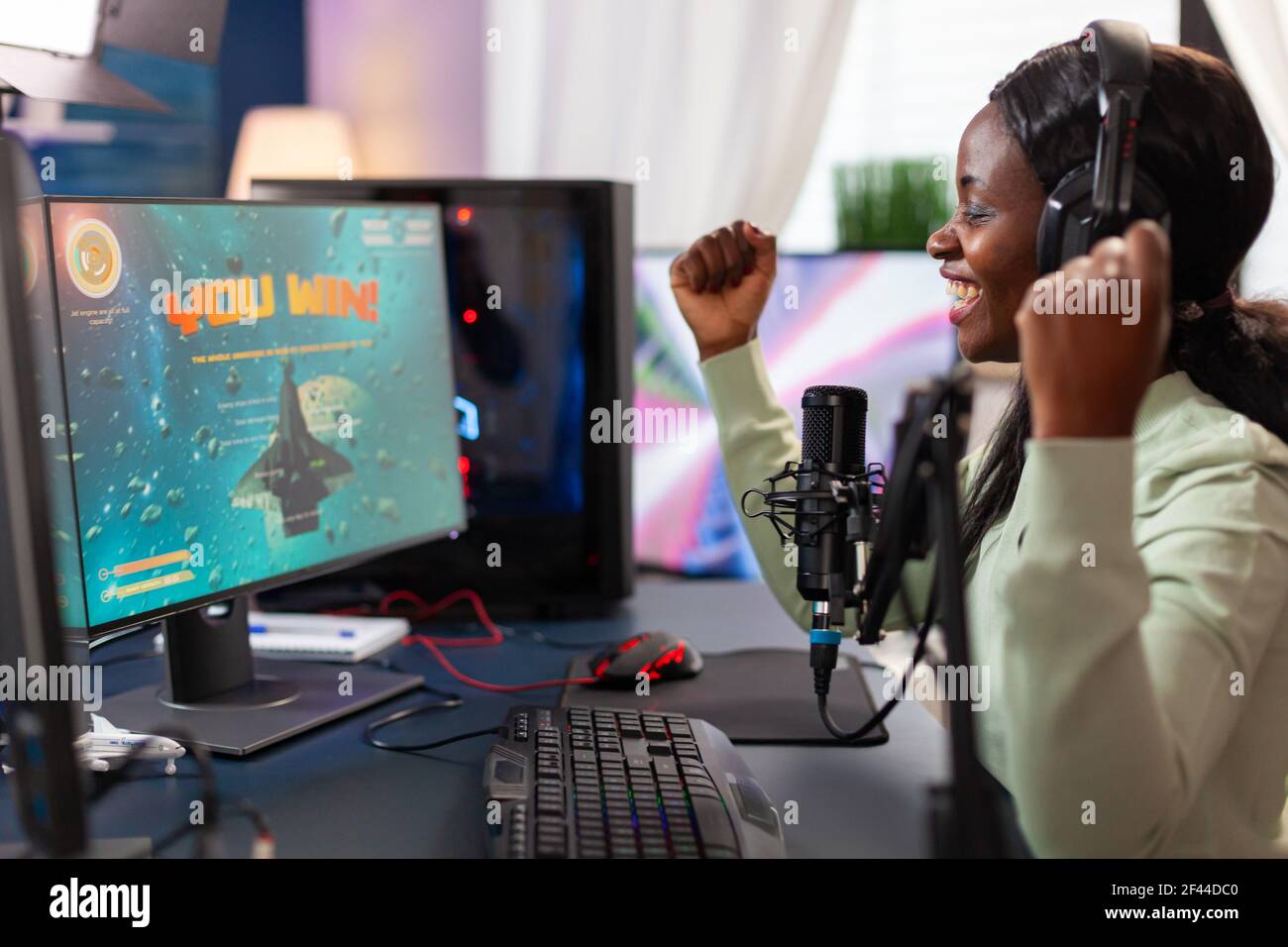 Celebraring hi-res stock photography and images - Alamy