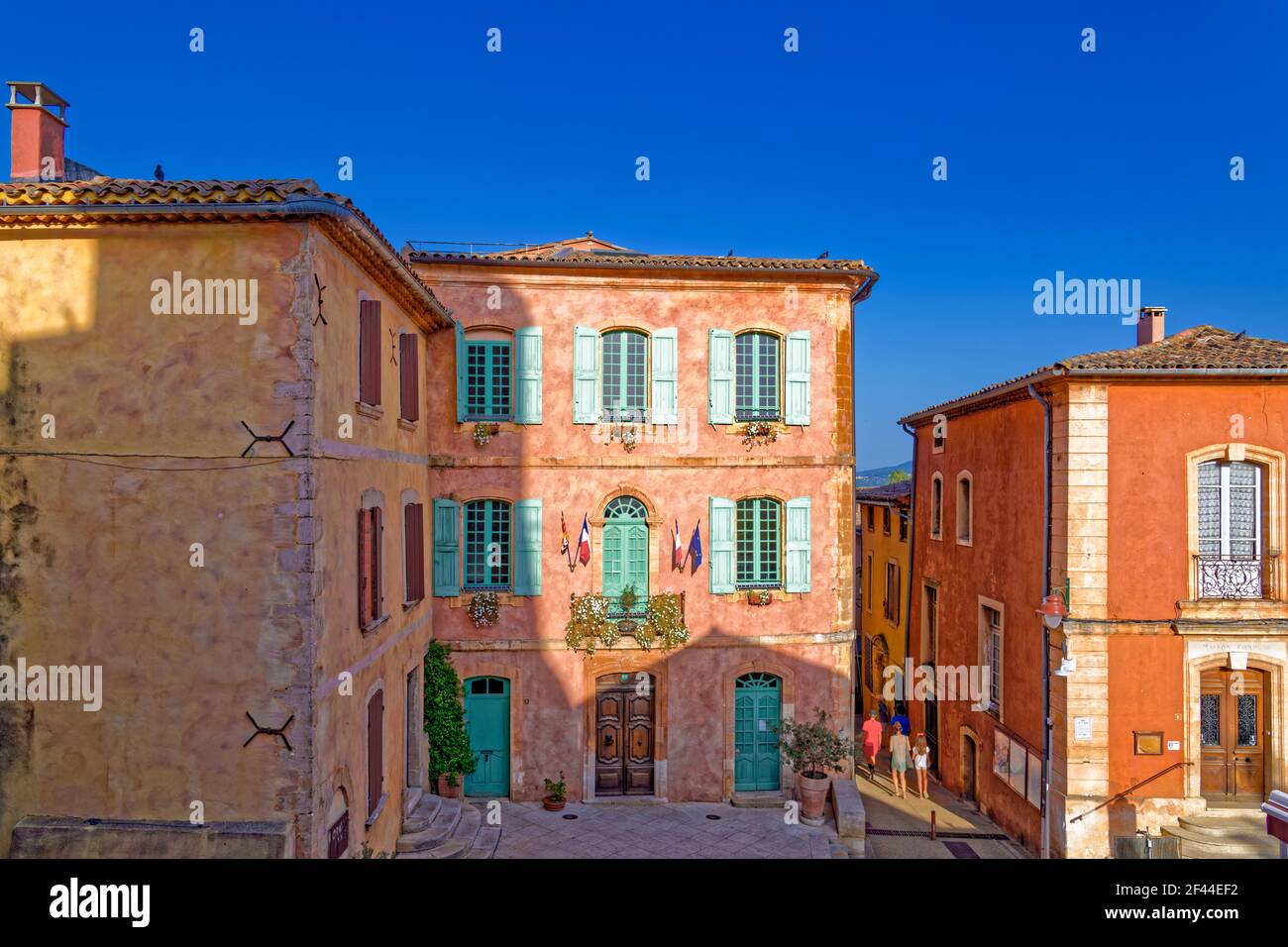 Red rocks green colorado hi-res stock photography and images - Alamy
