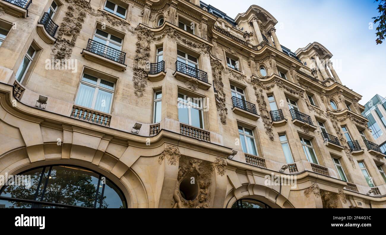 Old city facades paris hi-res stock photography and images - Alamy