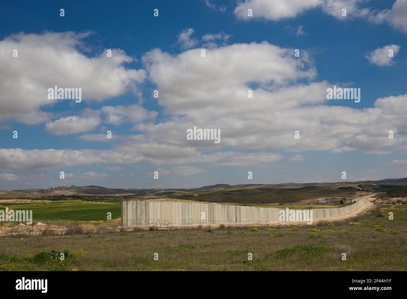 Concrete Separation wall between Israel and Palestine in the west bank ...