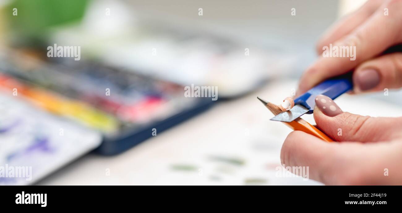 Sharpened pencil hand hi-res stock photography and images - Alamy
