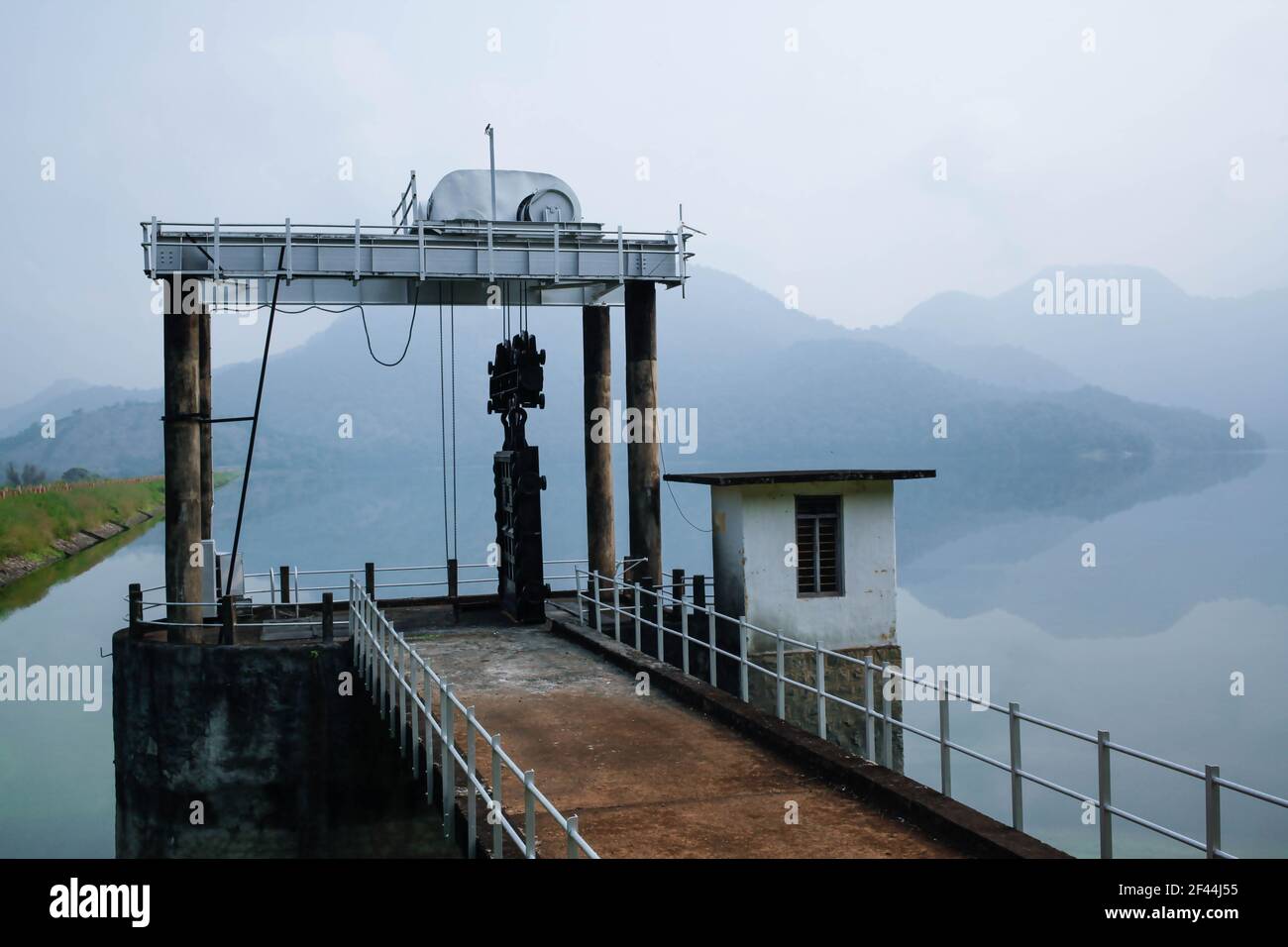 Nelliyampathy hills hi-res stock photography and images - Alamy