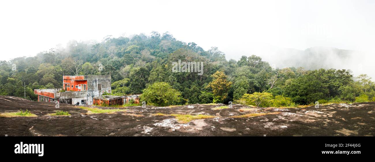 Nelliyampathy hills palakkad hi-res stock photography and images - Alamy