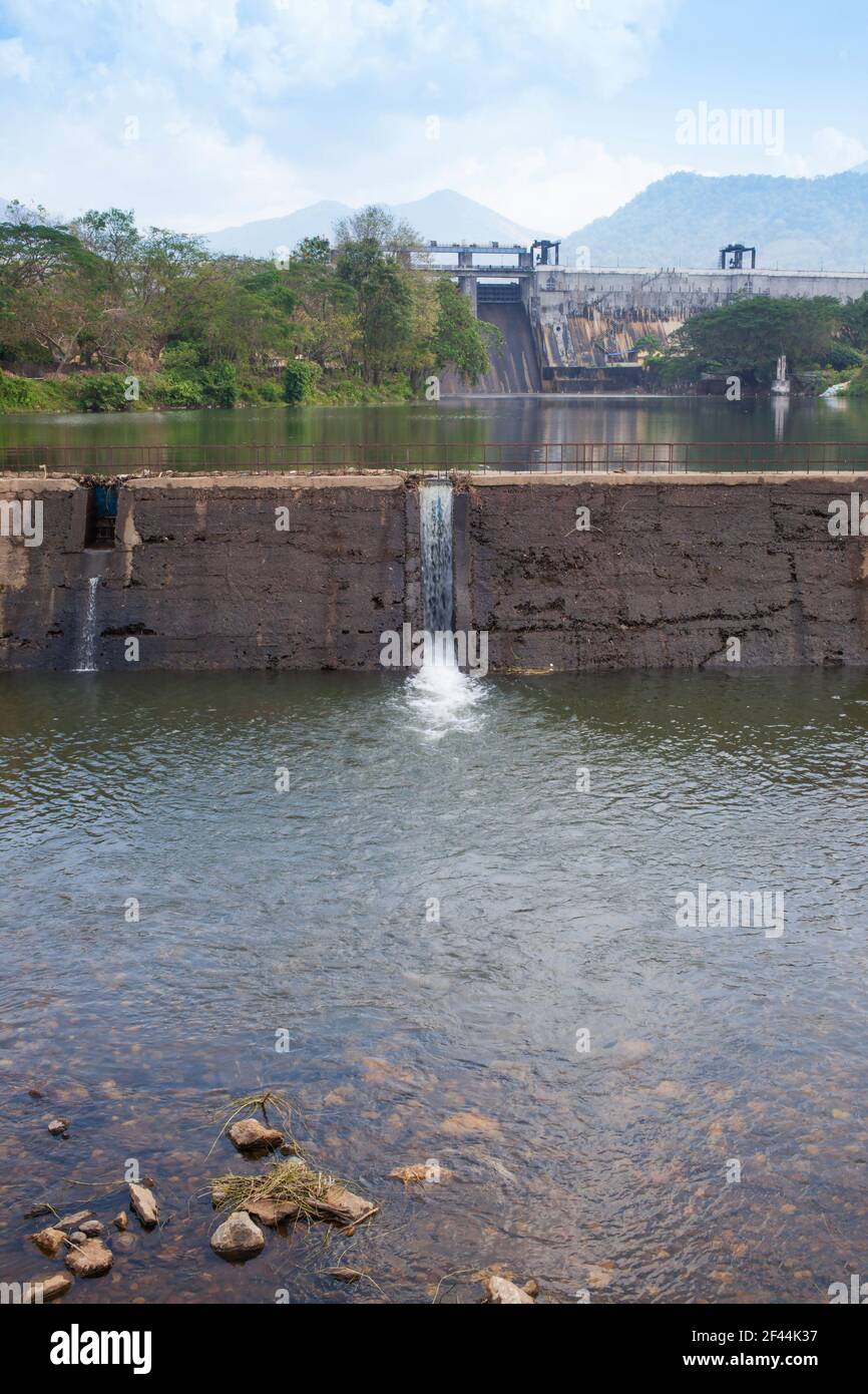 Drought dam kerala hi-res stock photography and images - Alamy