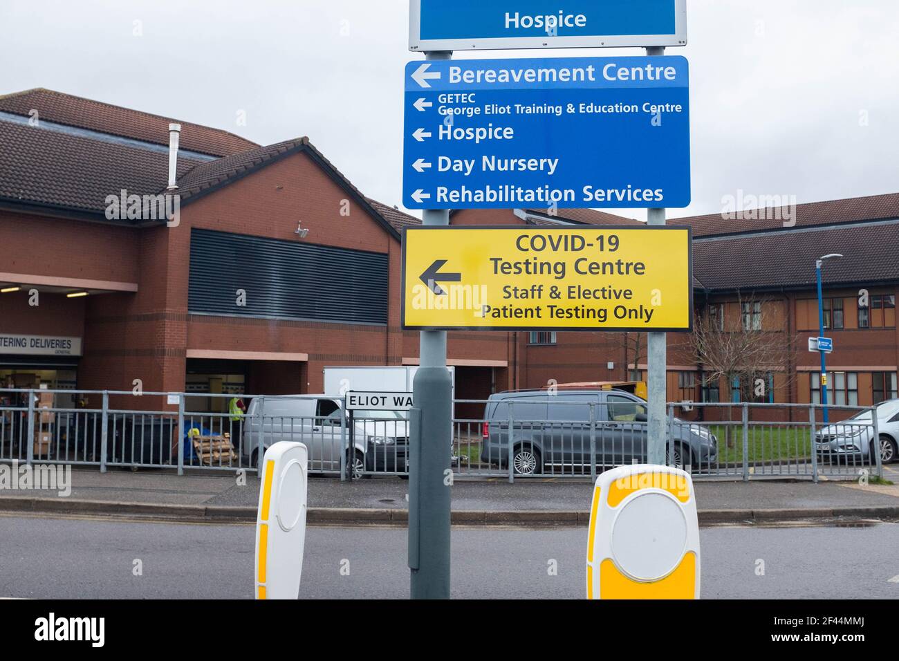 Nhs signage hi-res stock photography and images - Alamy