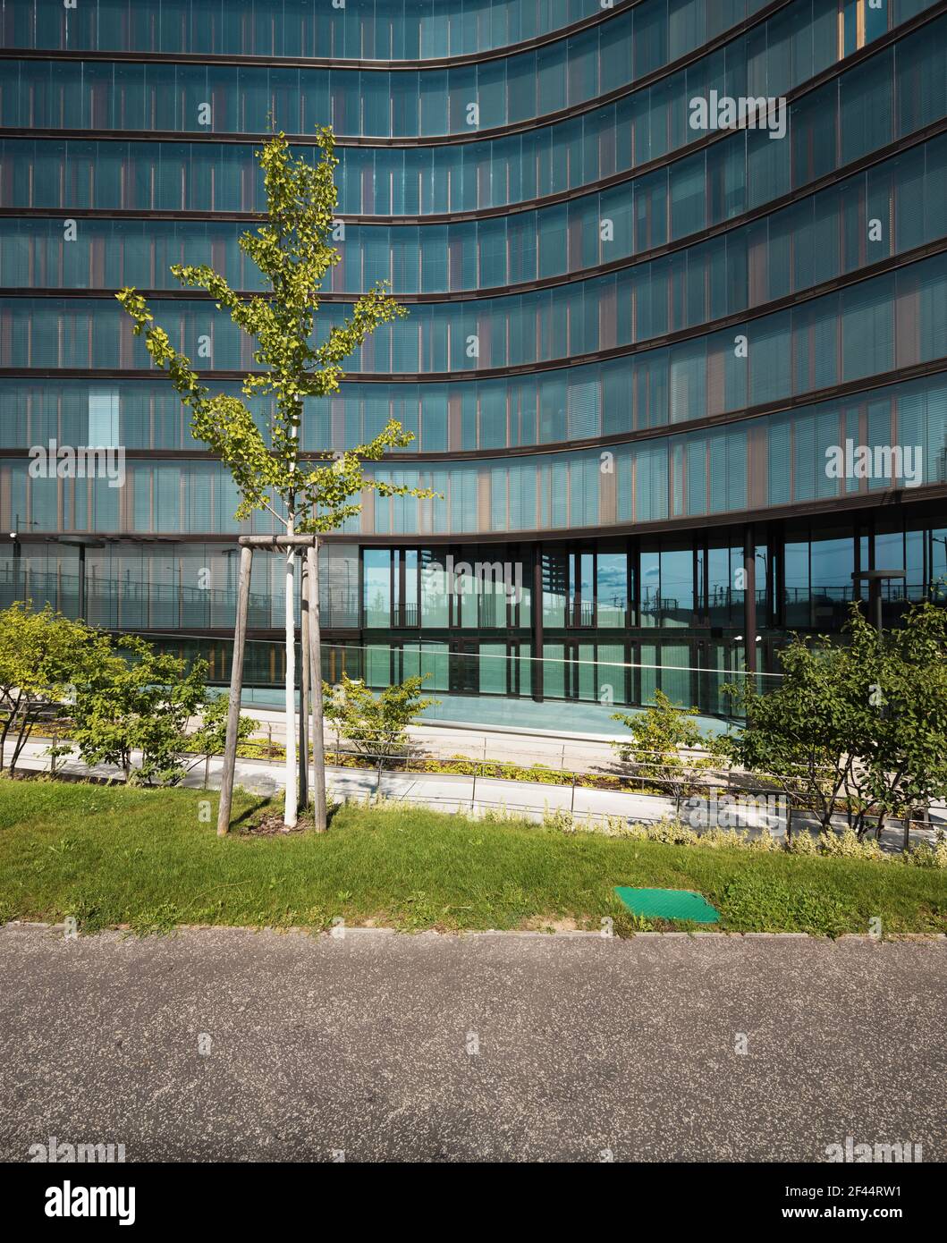 Modern construction in new area. Wien Stock Photo - Alamy