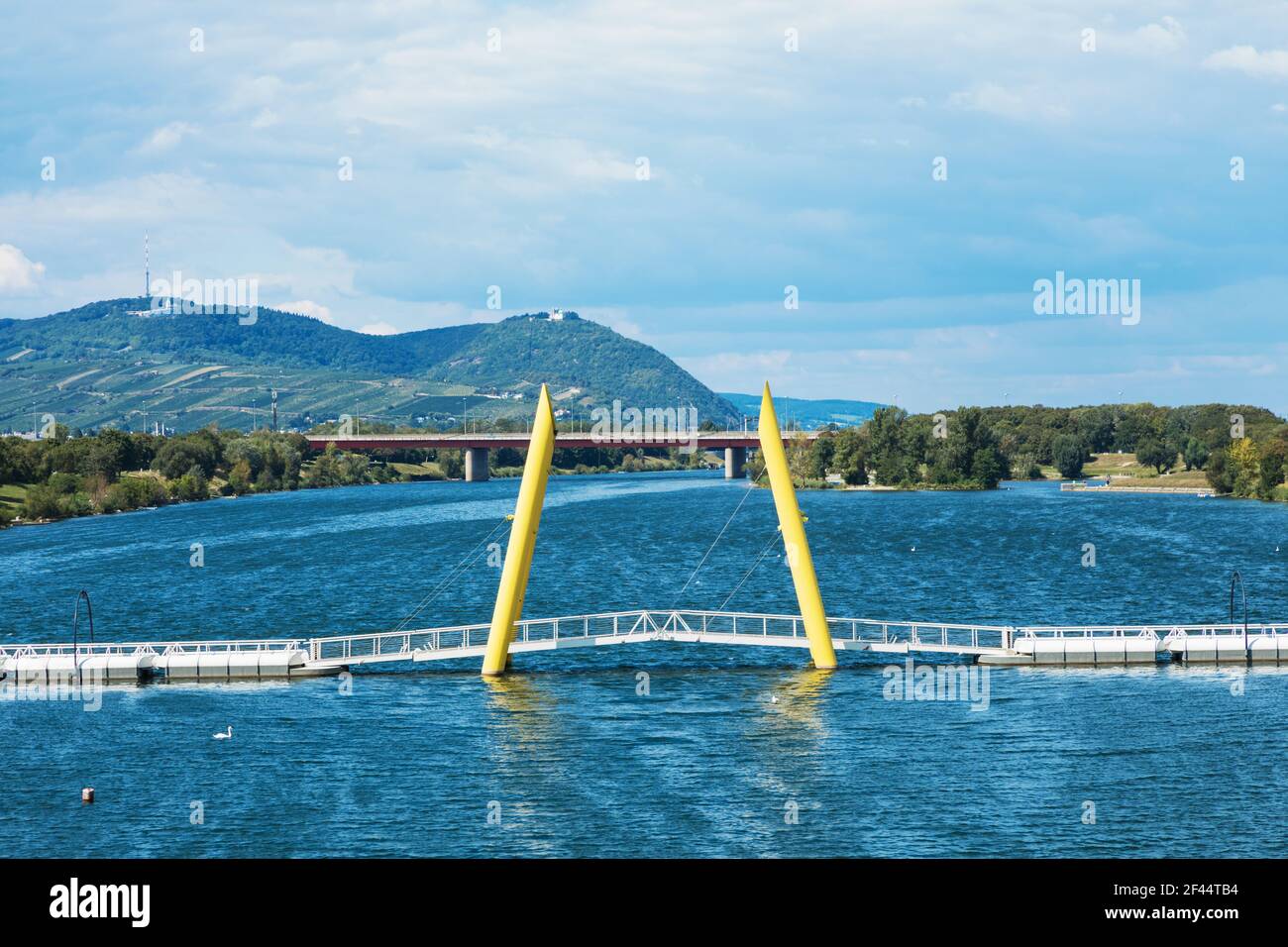 Yellow bridge over danube river in Wien Stock Photo - Alamy