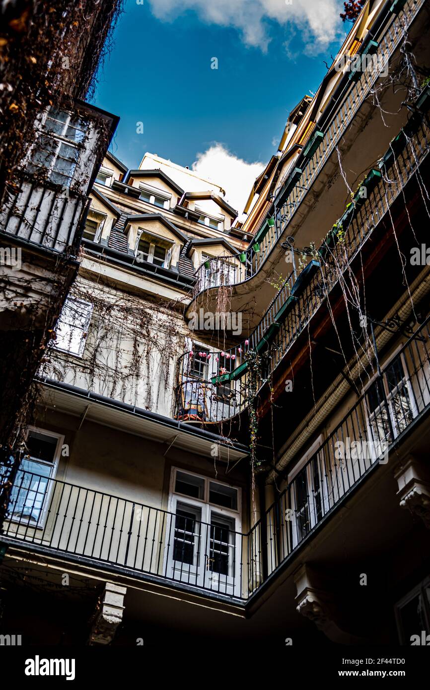 House facade courtyard balconies hi-res stock photography and images ...
