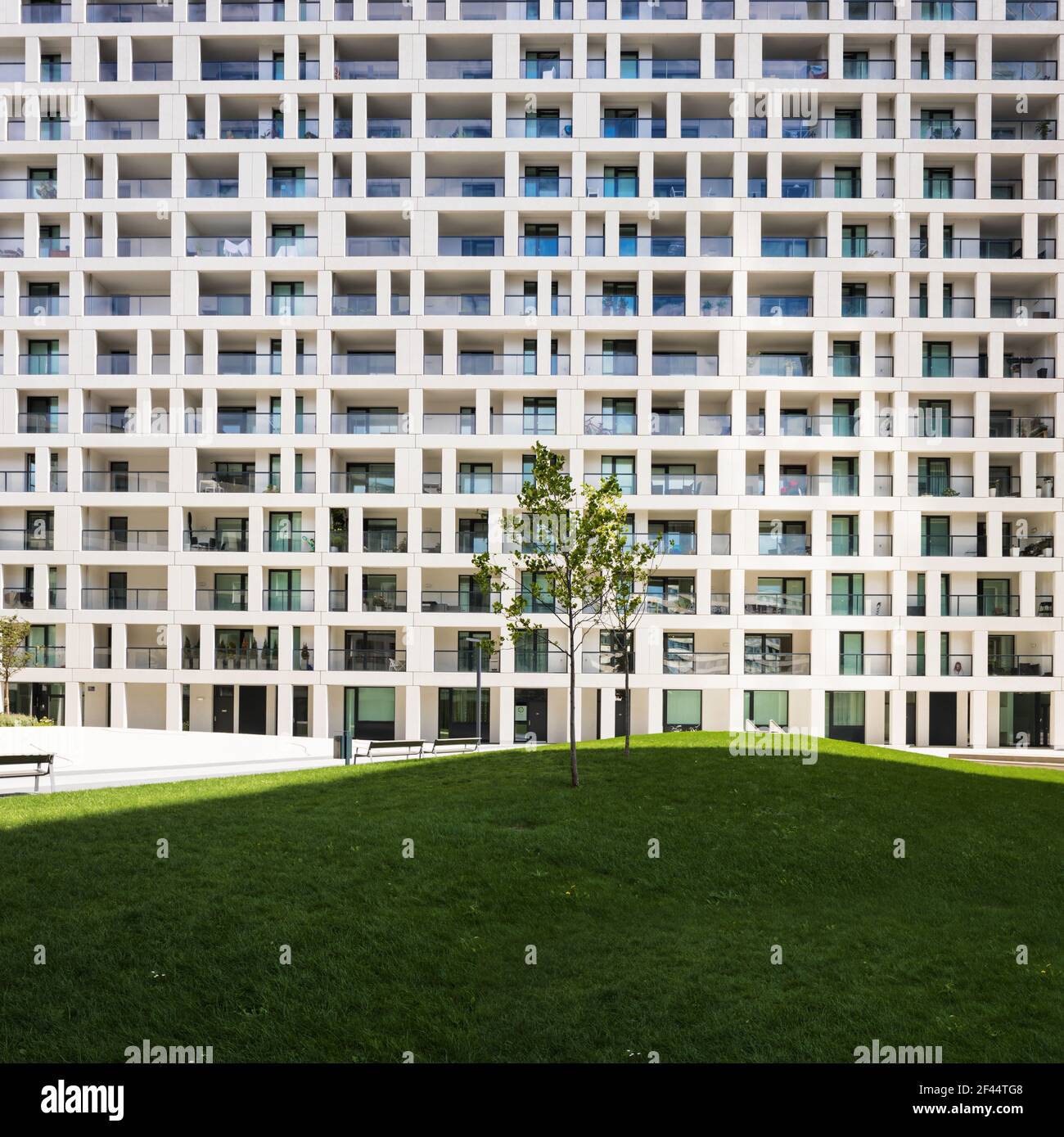 Minimal building hi-res stock photography and images - Alamy