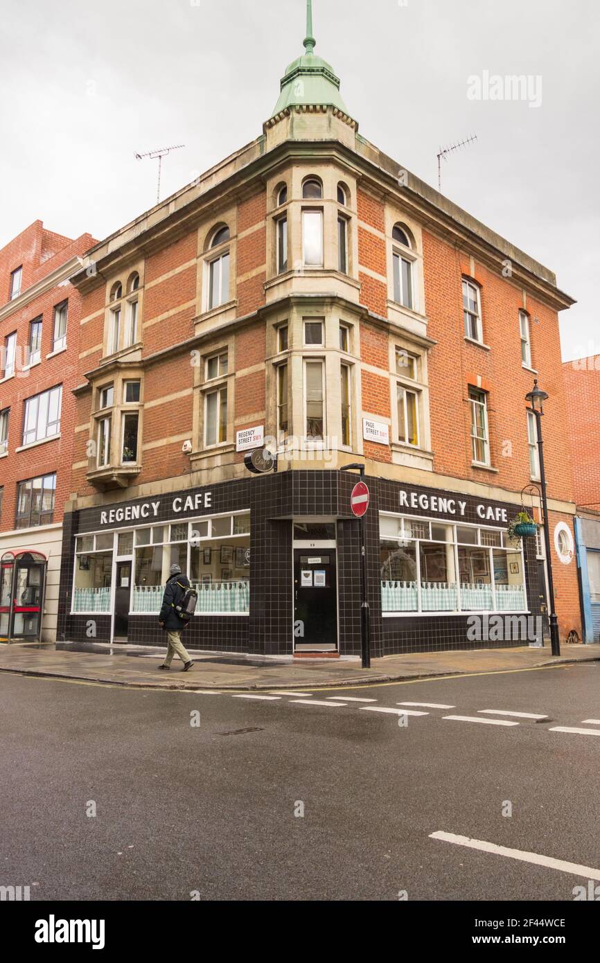 English style cafe hi-res stock photography and images - Alamy