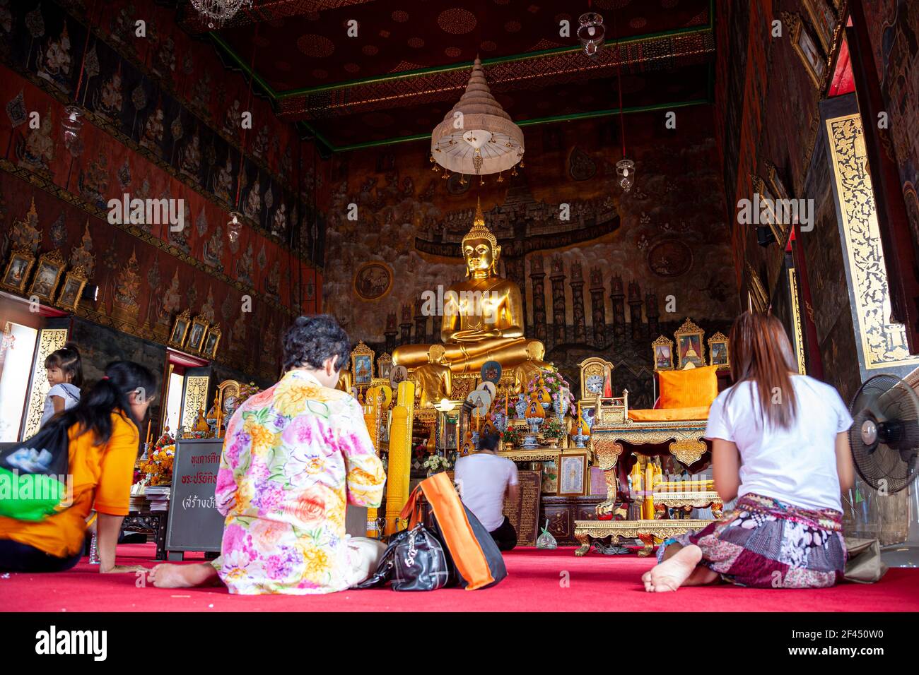 Bangkok statue people prayers hi-res stock photography and images - Alamy