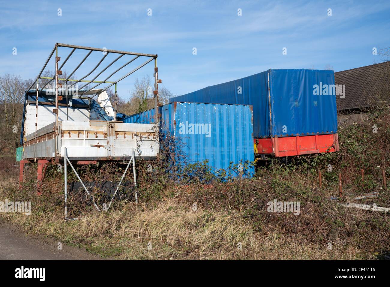 Industrial trailers hi-res stock photography and images - Alamy