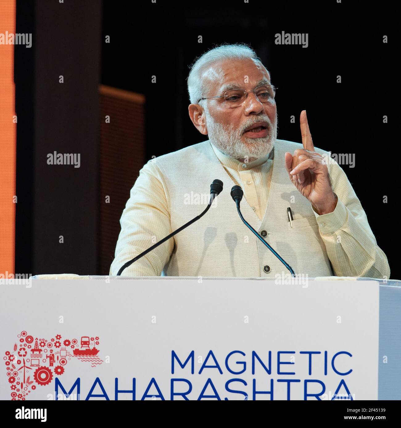 Narendra modi speaking hi-res stock photography and images - Alamy