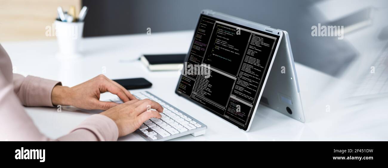 Coder girls hi-res stock photography and images - Alamy